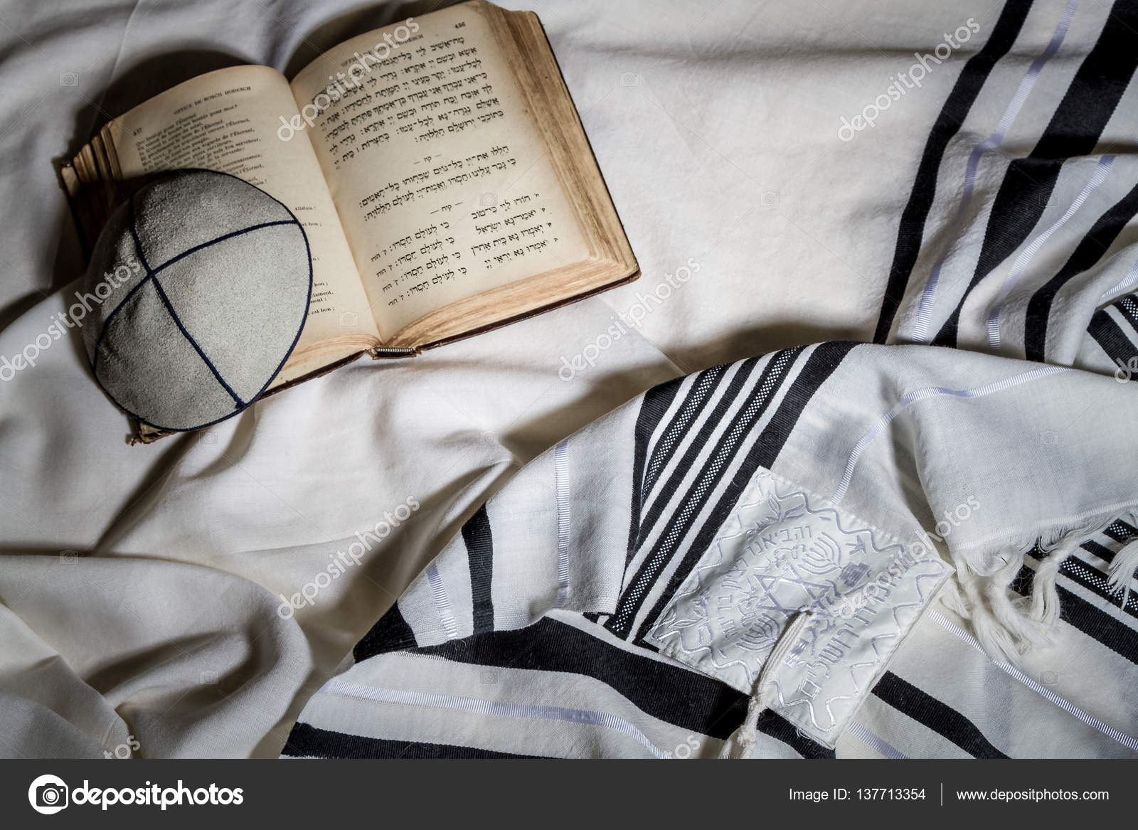 Talit, Kippah and Siddur - Jewish ritual objects Stock Photo by ...