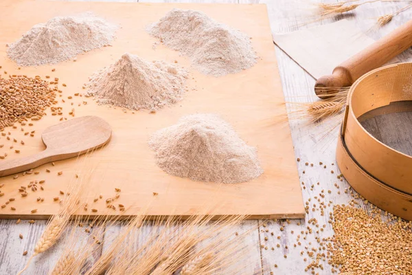 Flakes and flour Stock Photos, Royalty Free Flakes and flour Images ...