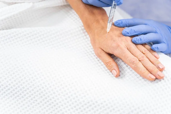 Subkutan enjeksiyon Stock Photos, Royalty Free Subkutan enjeksiyon ...