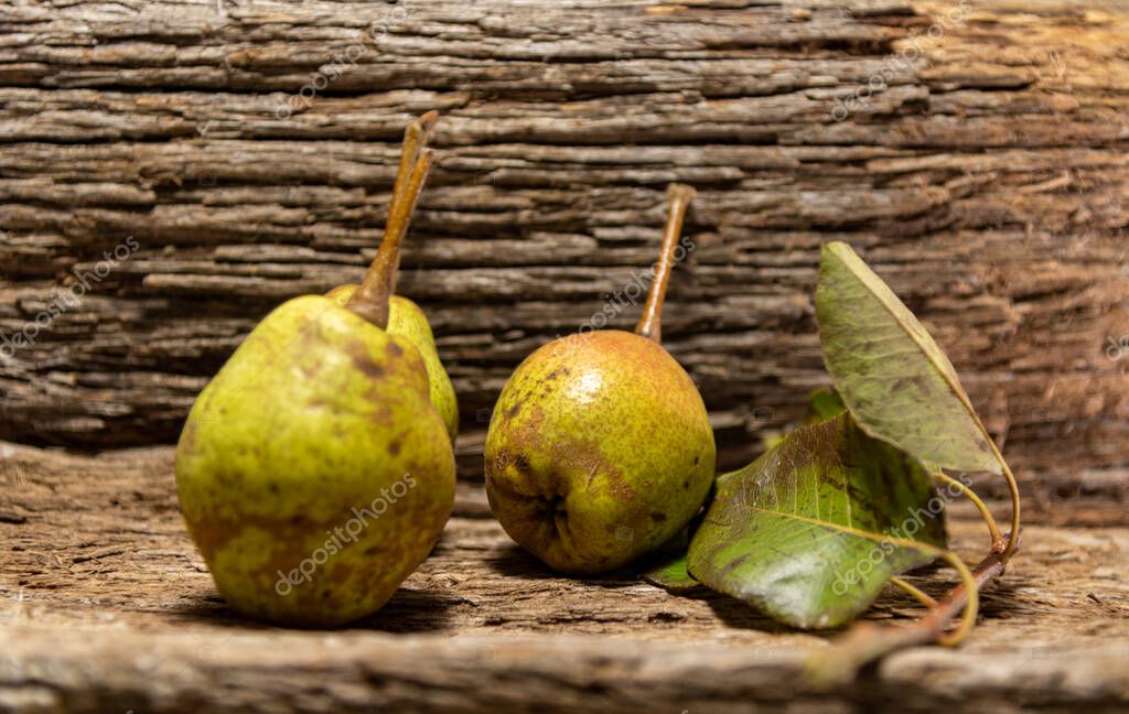 Frutos frescos de pera (Pyrus communis L. La pera es el fruto ...