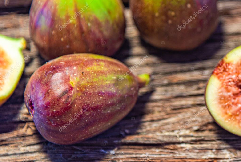 Cesta de mimbre con limón Limón cítrico. Citrus latifolia. Cítricos ...