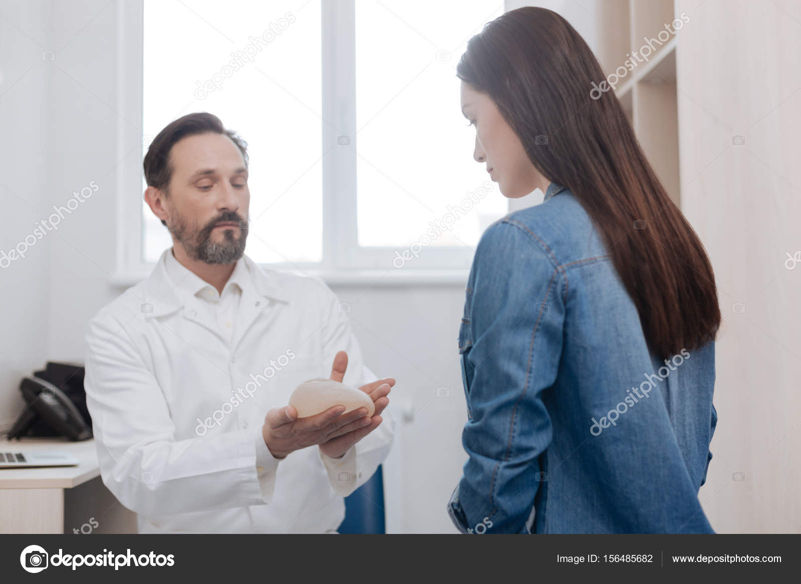 Experienced prominent doctor explaining the procedure — Stock Photo ...