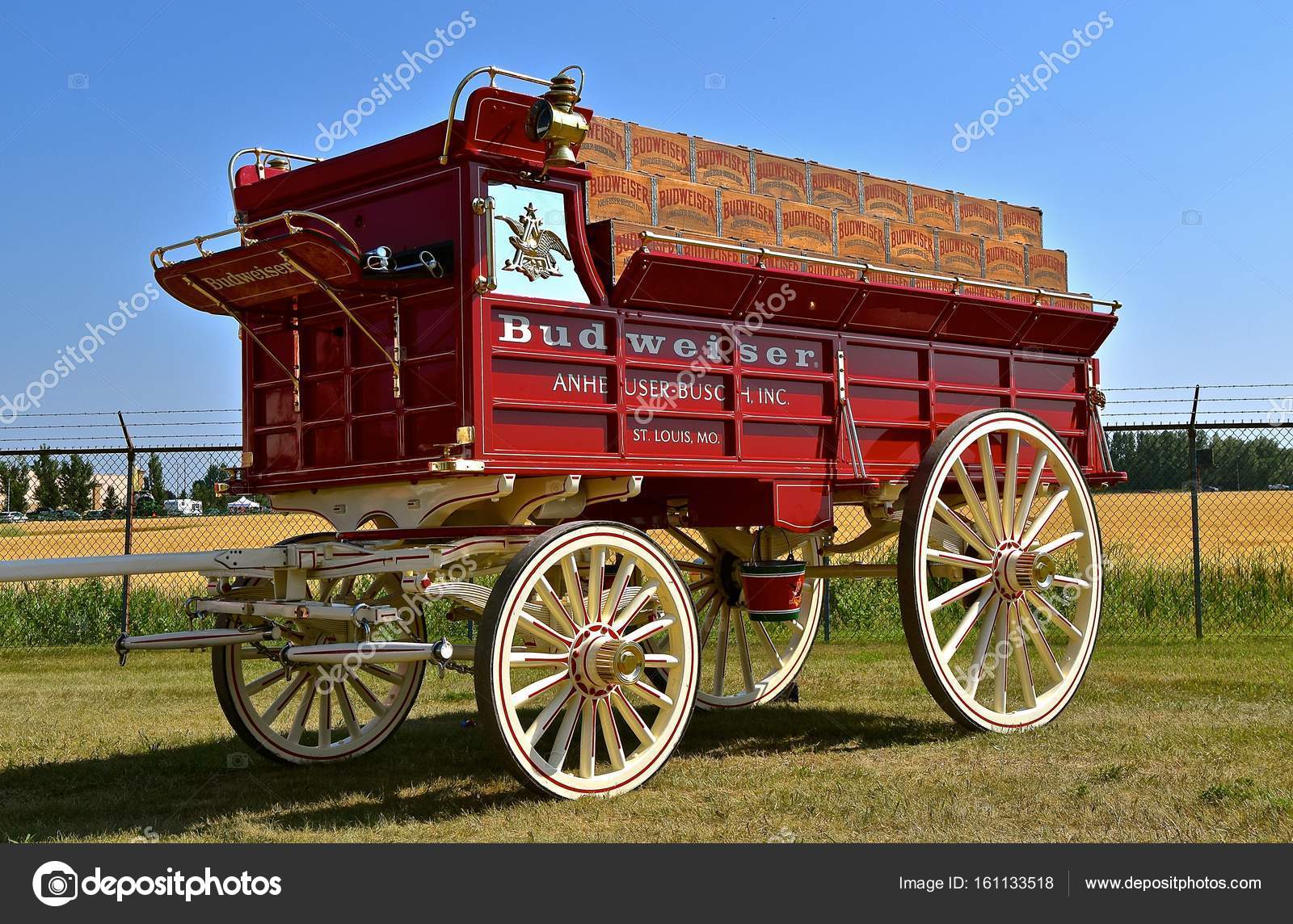 Anheuser -Busch beer wagon – Stock Editorial Photo © fiskness #161133518