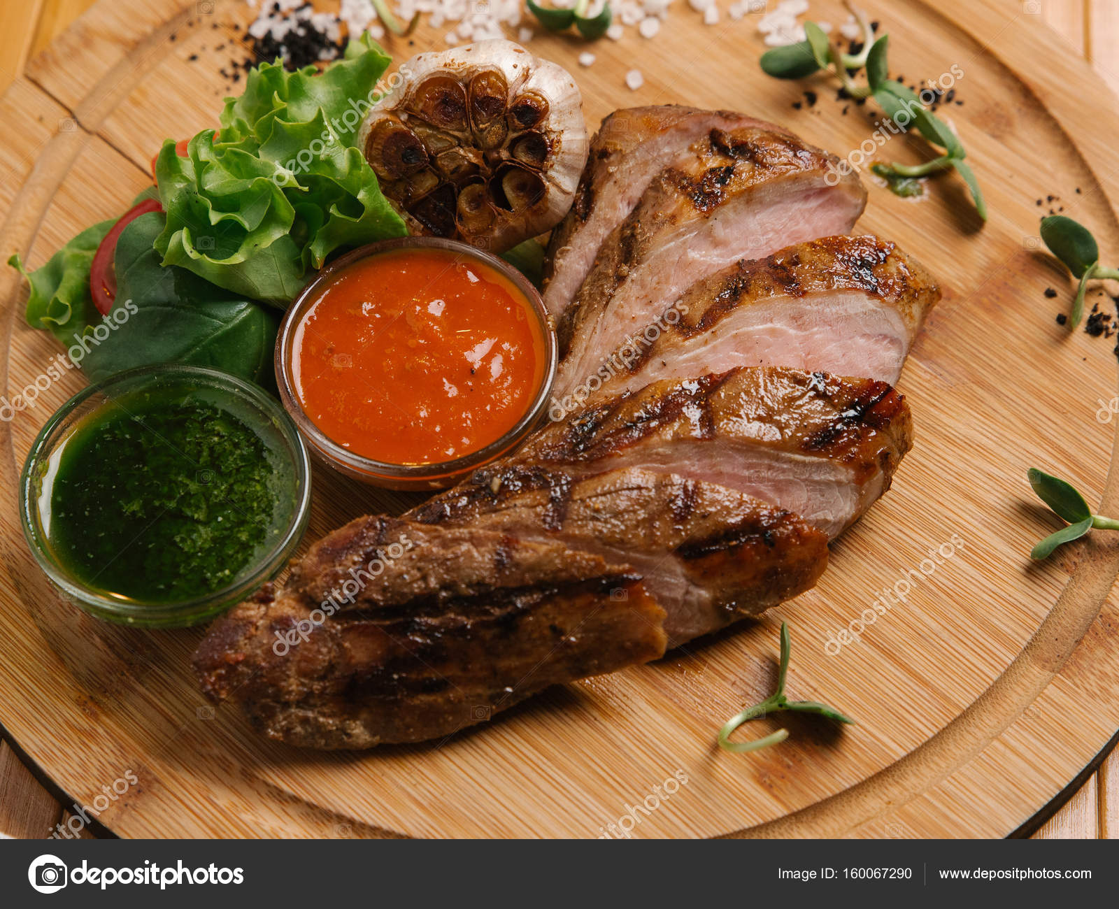 Roasted beef cut in slices Stock Photo by ©tytbil88 160067290