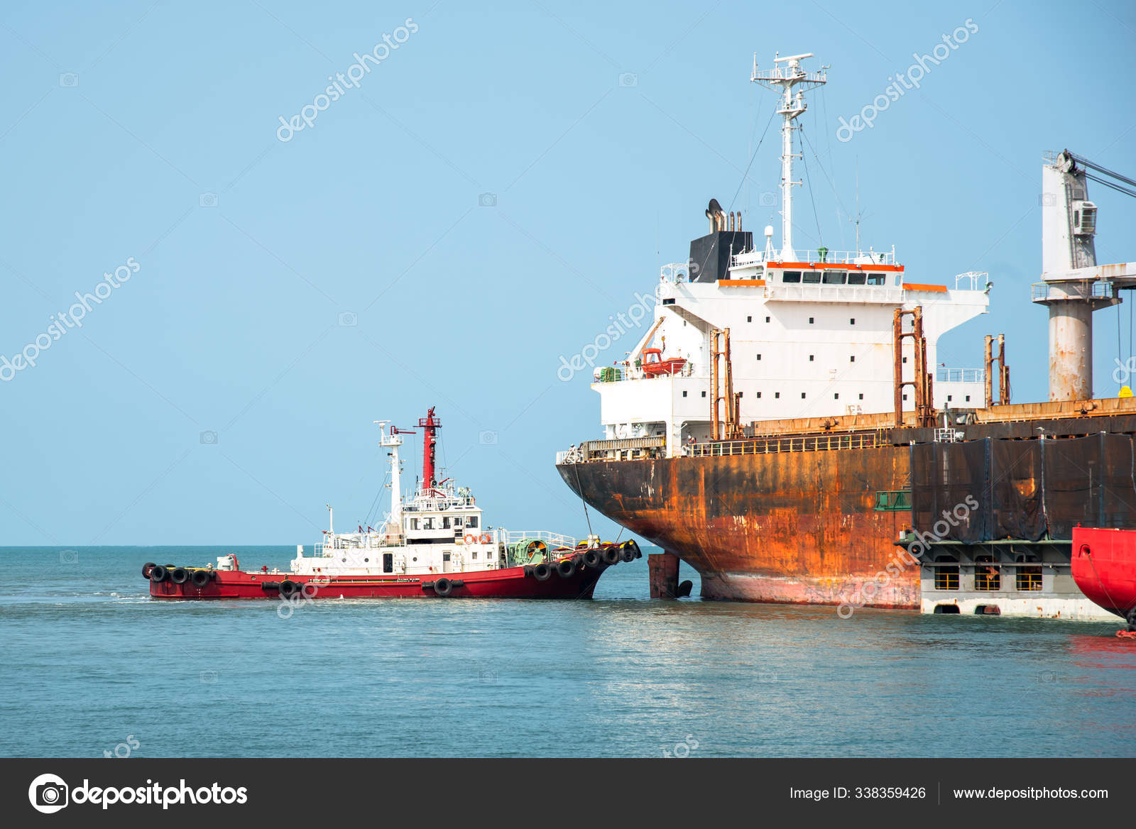Ship Navigating Pilot Port Control Berth Floating Dock Assist Tugs ...