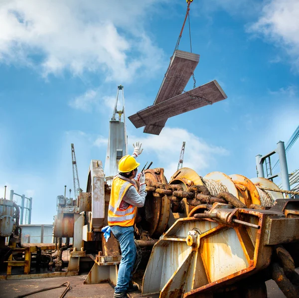 Unsafe loading Stock Photos, Royalty Free Unsafe loading Images ...