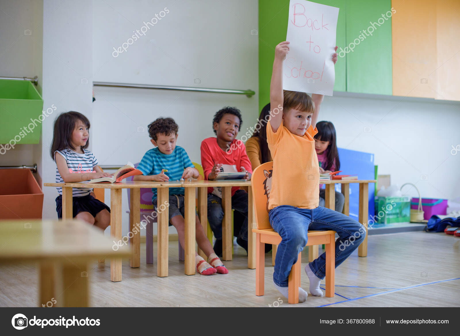 Head Class Preschool Present Paper Poster Reading Back School Classroom ...