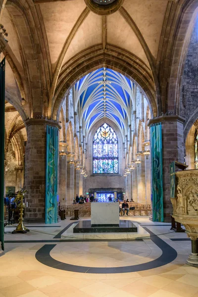 Interior of St. Giles' Cathedral in Edinburgh, Scotland – Stock ...