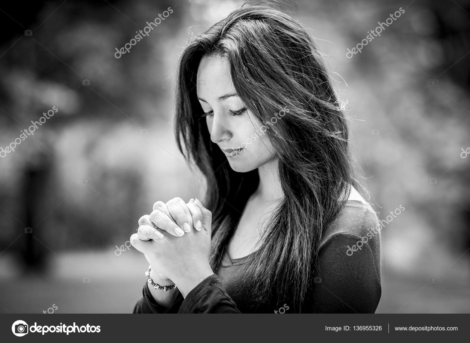 Beautiful young woman hands praying in Outdoors — Stock Photo ... Beautiful young woman hands praying in Outdoors — Stock Photo ...