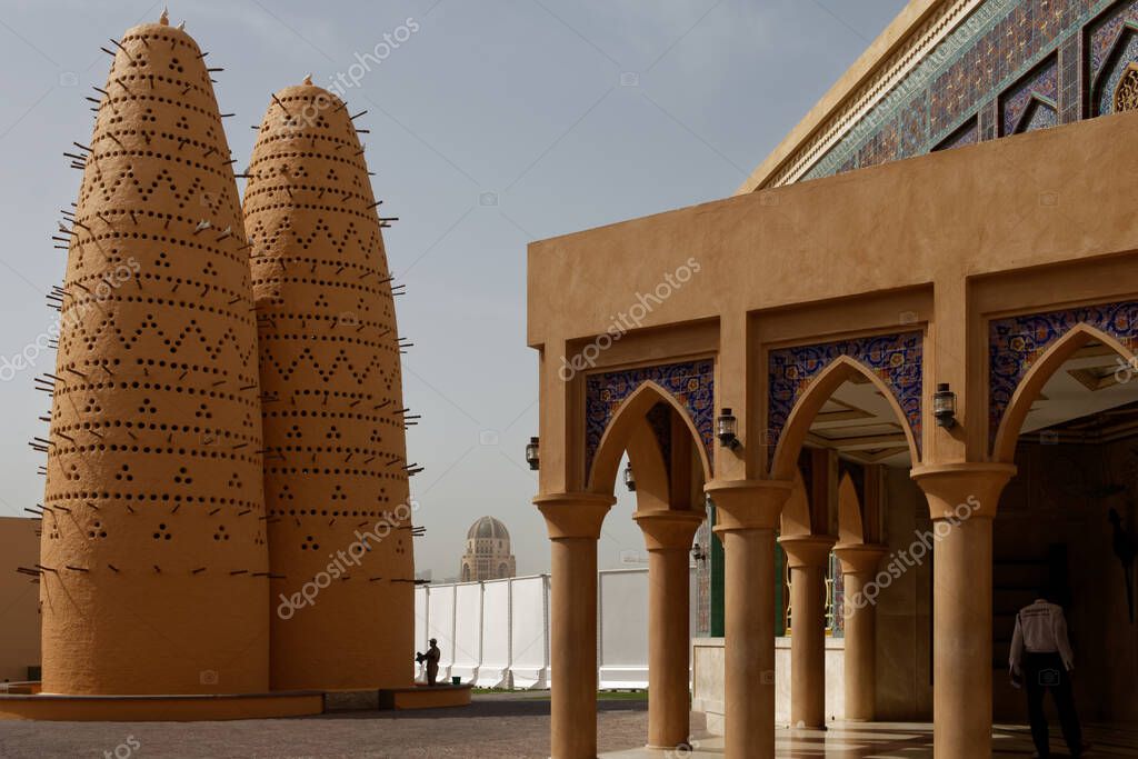 Doha, Qatar-4 / 5 / 2016: Katara Culture Village. Un complejo de arte y ...