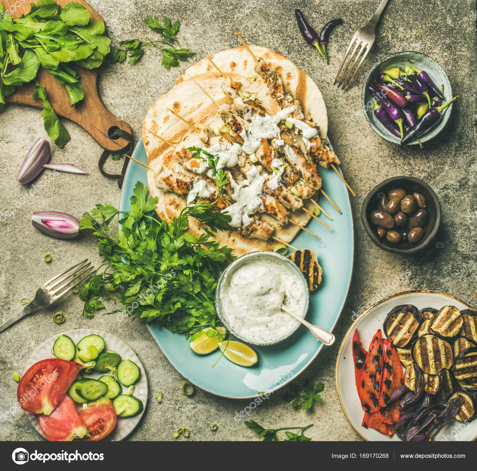 Summer barbecue party dinner set Stock Photo by ©sonyakamoz 169170268