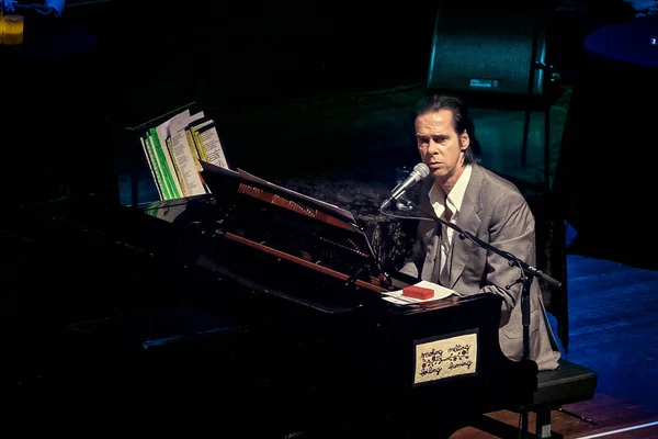 Conversations avec nick cave Stock Photos, Royalty Free Conversations ...