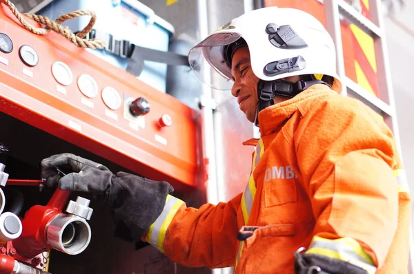 Fireman Officer Full Fire Fighting Equipment Standing Fire Engine ...