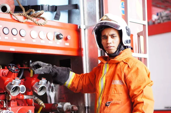Fireman Officer Full Fire Fighting Equipment Standing Fire Engine ...