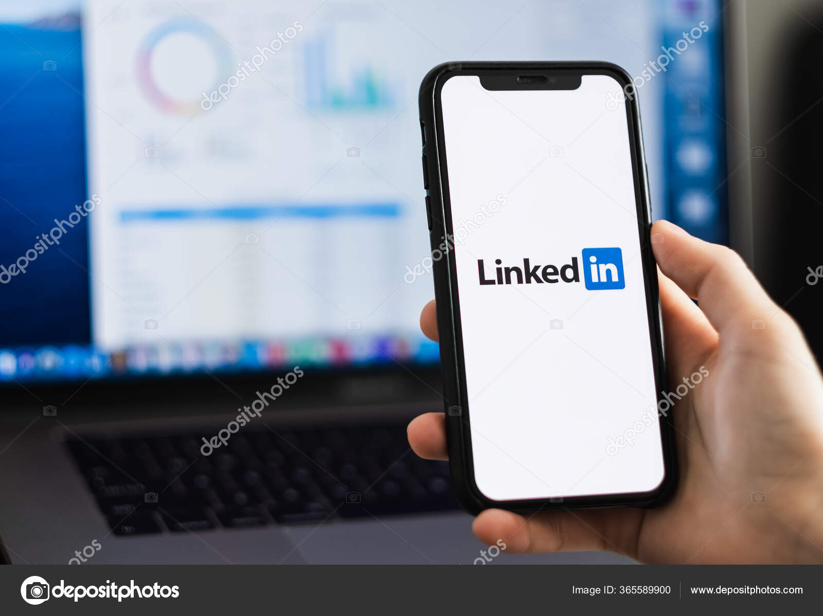 LinkedIn app logo on the smartphone screen — Stock Editorial Photo ...