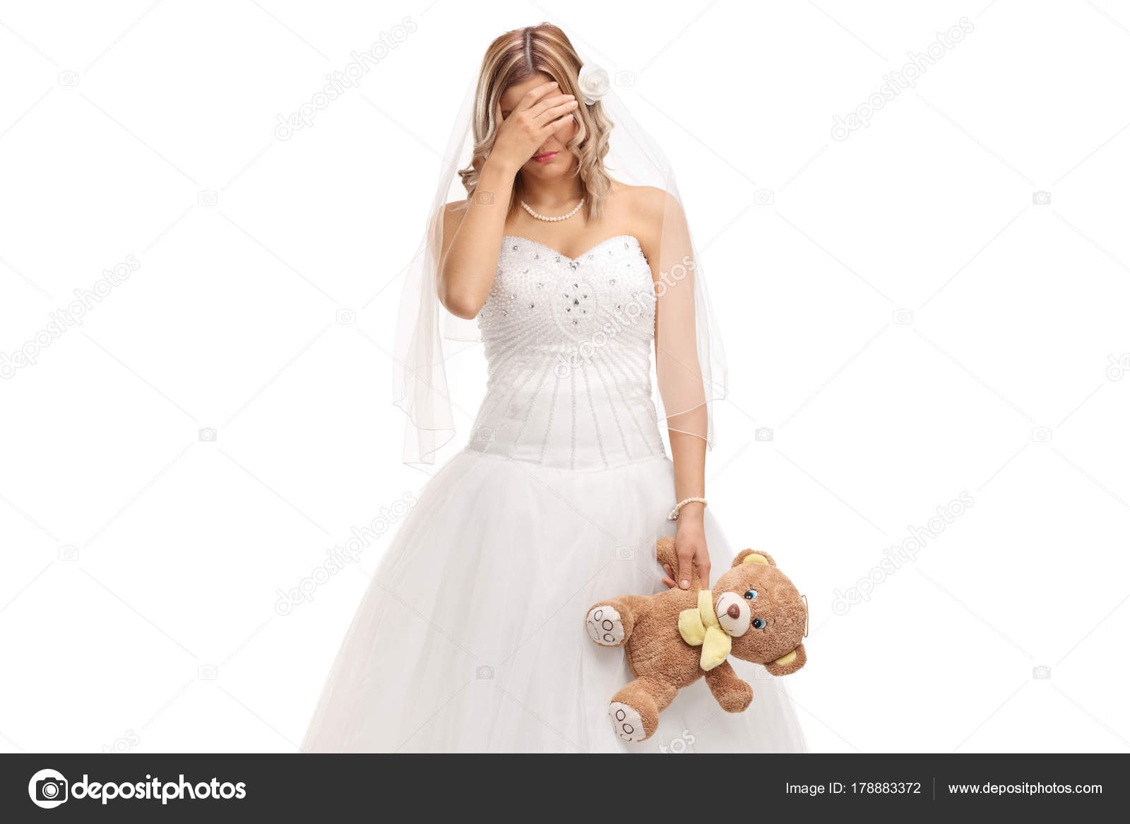 Sad bride with a teddy bear crying — Stock Photo © ljsphotography ...