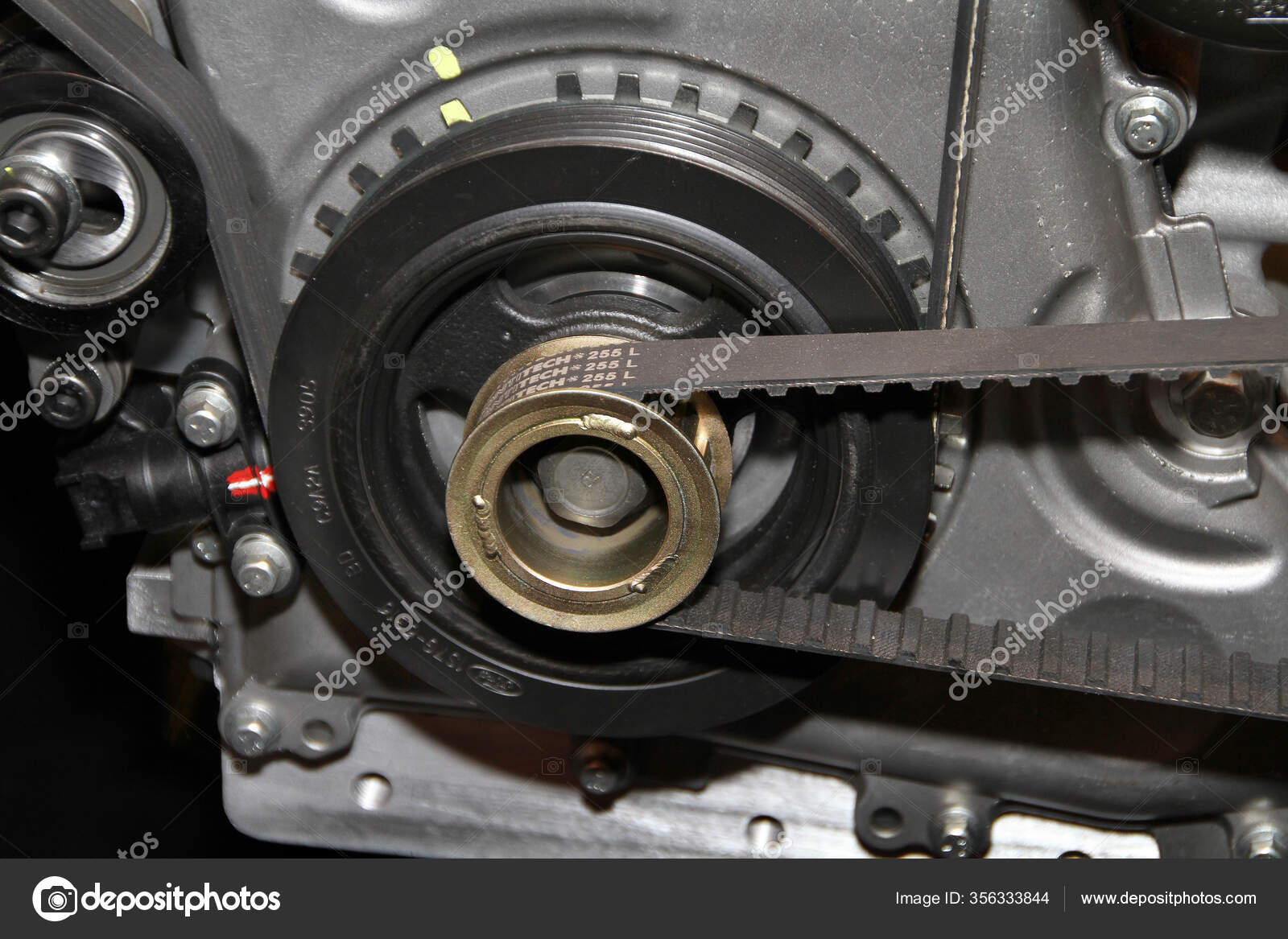 Cogs Rubber Belt Drive System Modern Vehicle Engine — Stock Photo ...