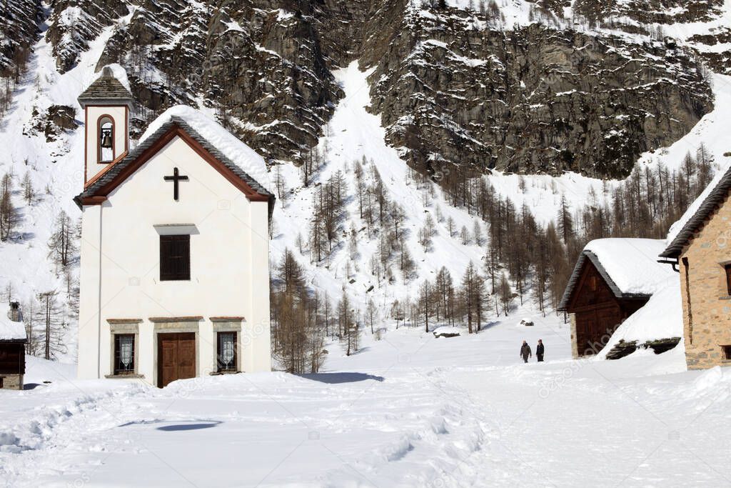 Devero Park (Verbano-Cusio-Ossola), Italia - 15 de enero de 2017: La ...