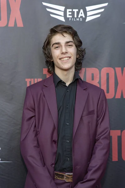 Drake Jacobson asiste a Skyline Entertainment 's "The ToyBox" Los ...