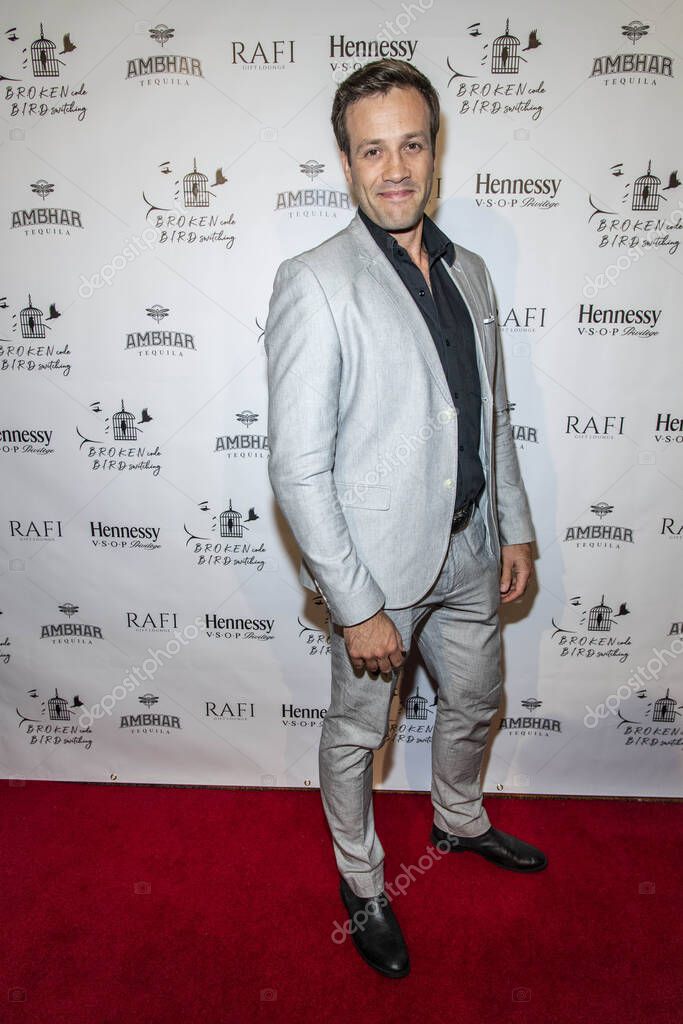 Dominic Leeder Partecipa Code Switching Play Arrivi Feury Theater Los ...