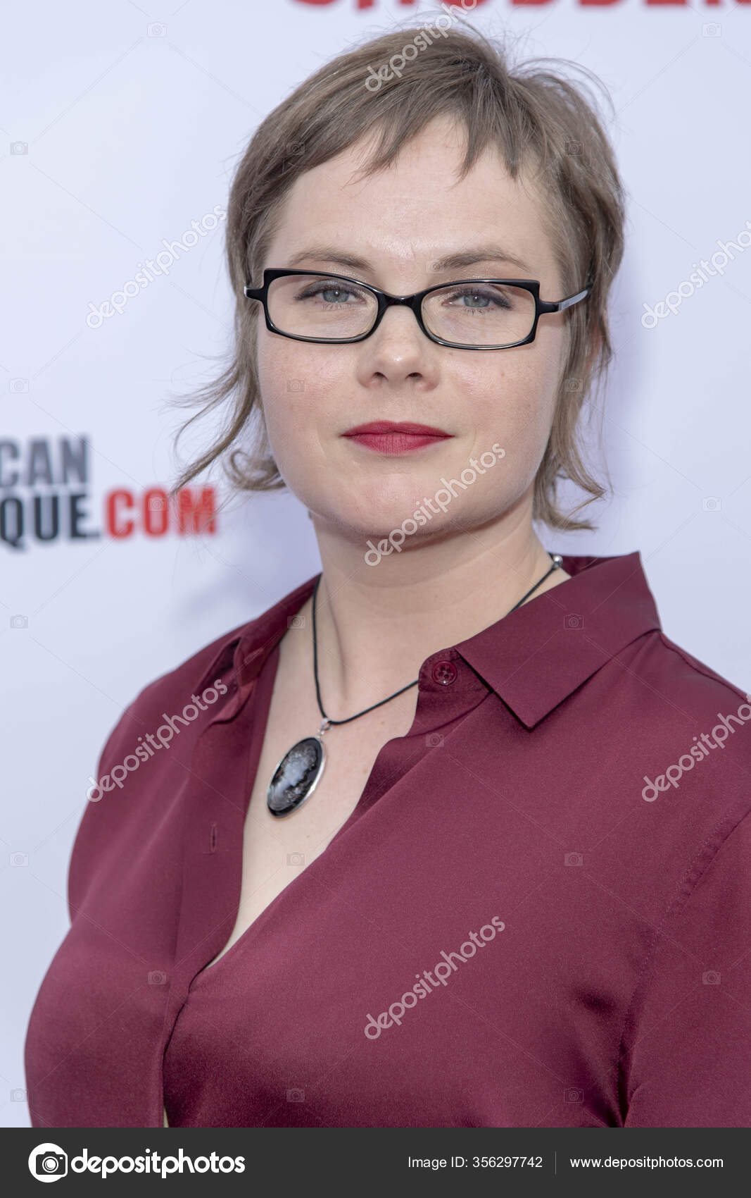Sarah Reimers Attends 2019 Etheria Film Night Egyptian Theatre ...
