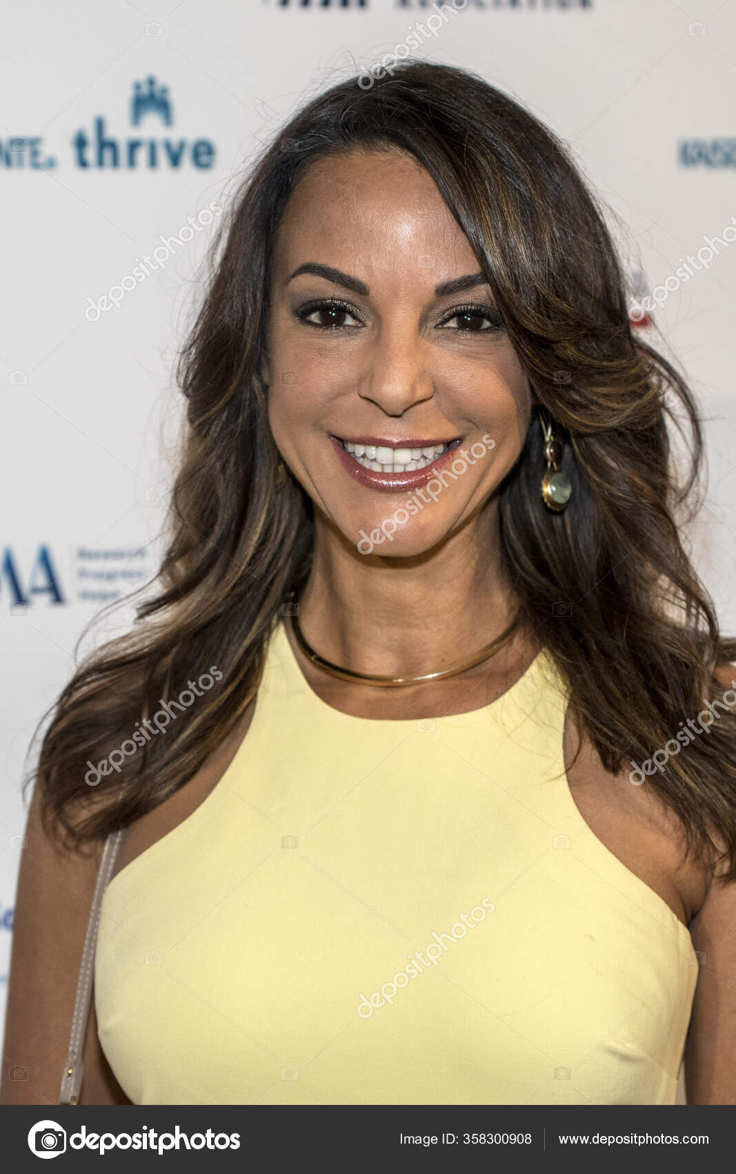 Lara Larue's Instagram, Twitter & Facebook on IDCrawl