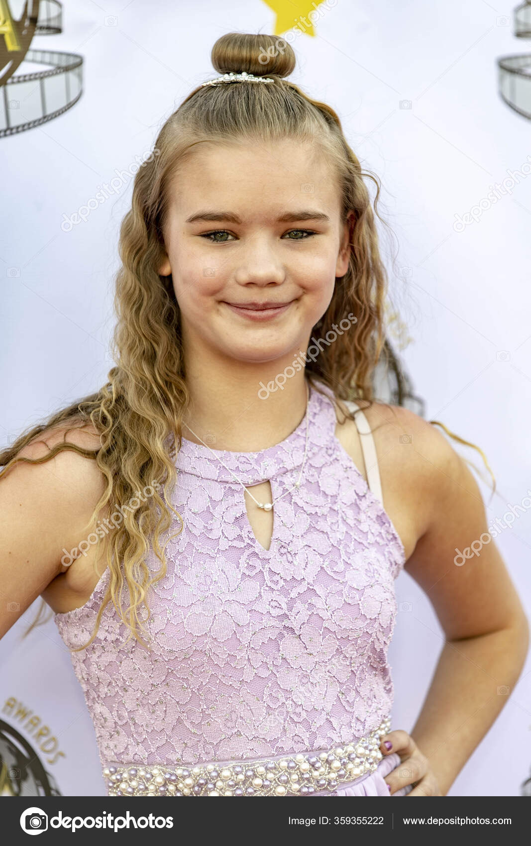 Kadence Roach Attends 3Rd Annual Young Entertainer Awards Globe Theatre ...