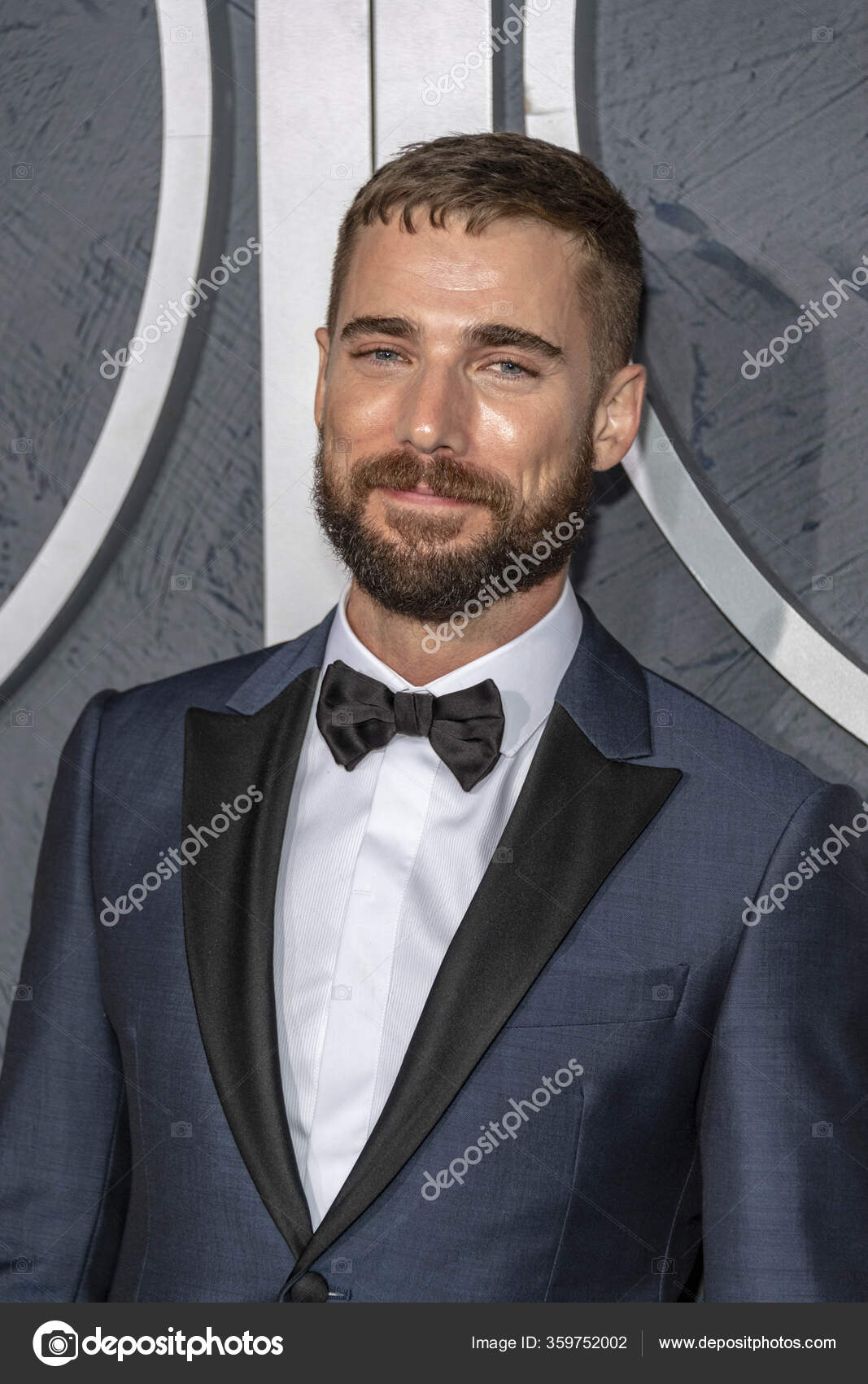 Jessica Stroup And Dustin Milligan 2022