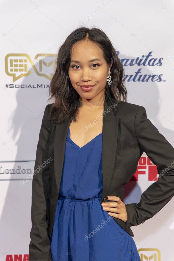 Deanna Pak asiste a London-Levine Pictures "Official Launch Party" y al ...