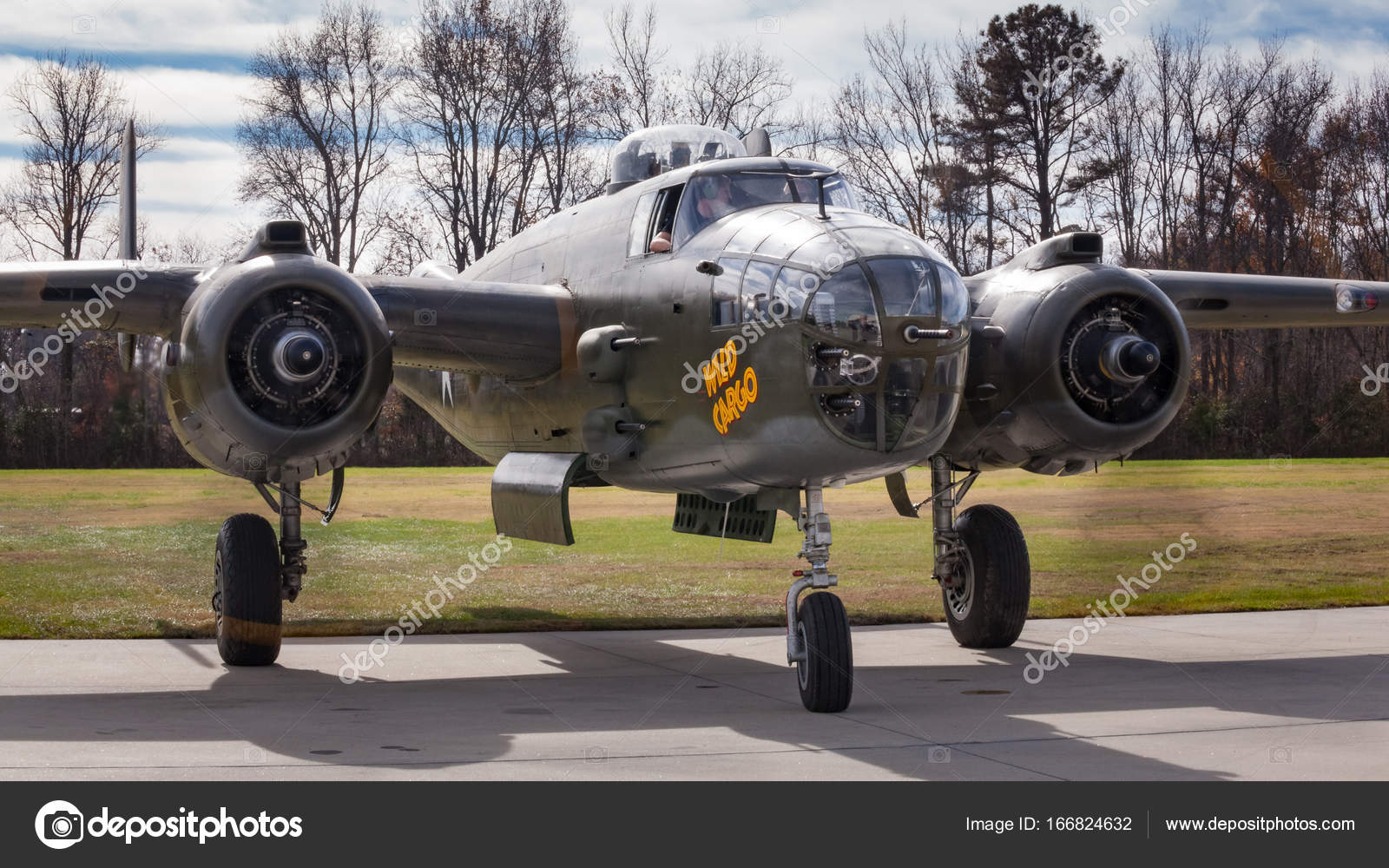 Wild Cargo B-25 Bomber – Stock Editorial Photo © mcdonojj #166824632
