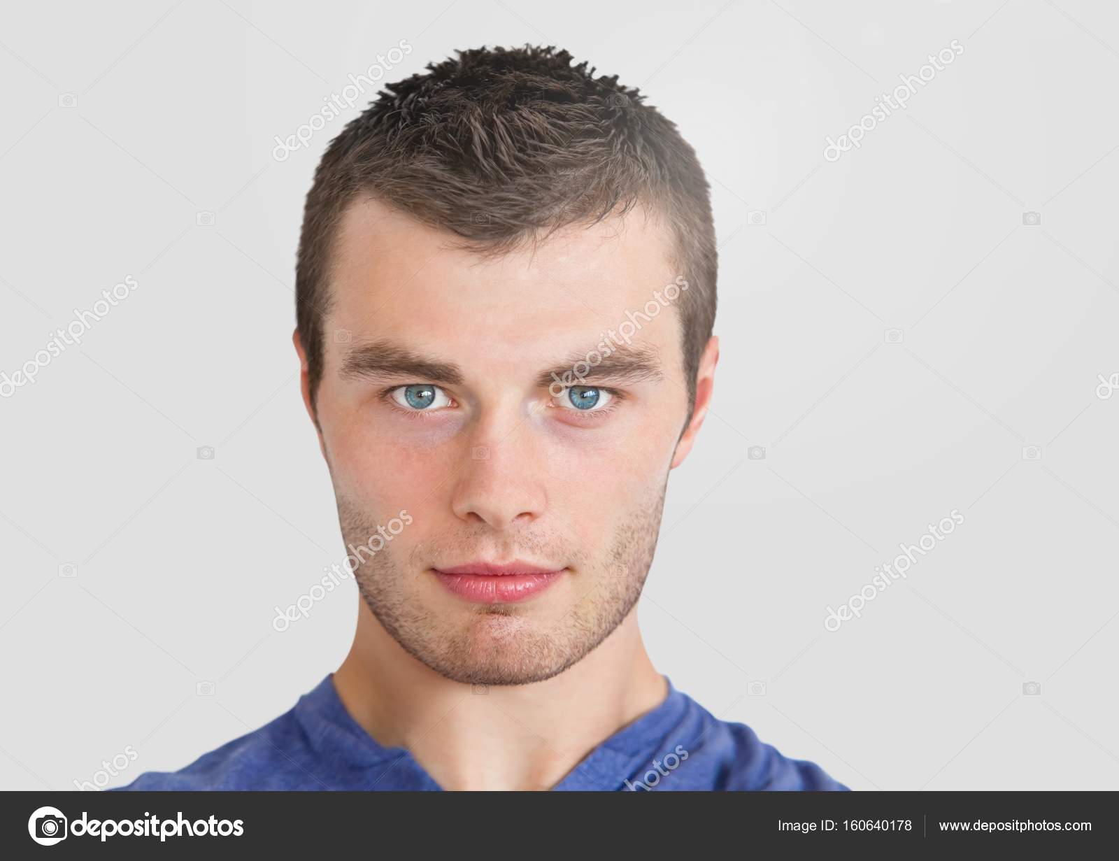 Hombre mirando a la cámara: fotografía de stock © vectorfusionart ...