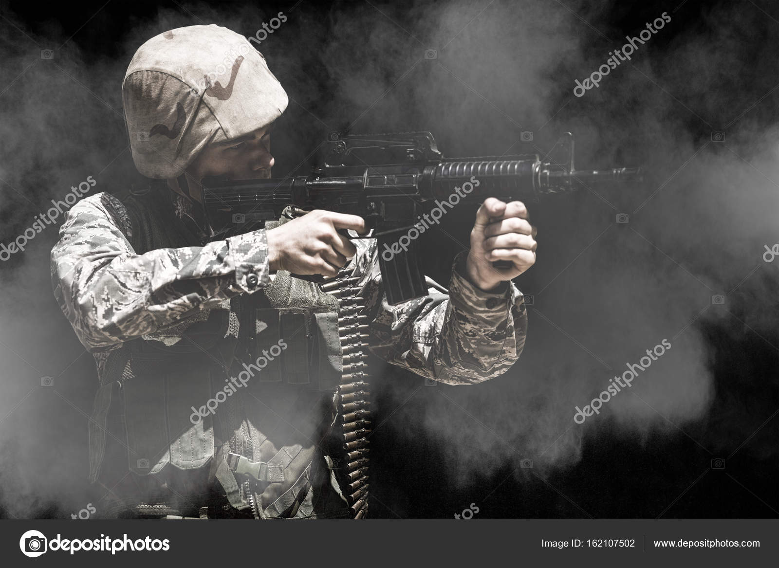 Military soldier aiming with rifle Stock Photo by ©vectorfusionart ...