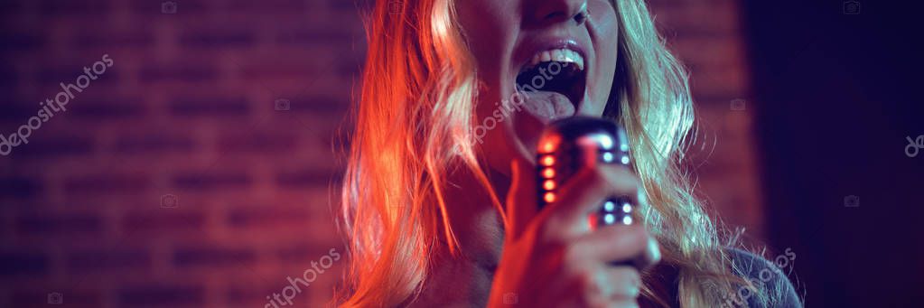 Lady singer Stock Photos, Royalty Free Lady singer Images | Depositphotos