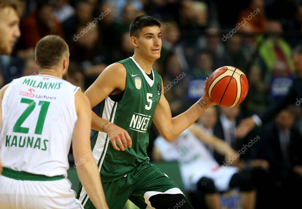Georgios Kalaitzakis es un jugador de baloncesto griego que pertenece a la plantilla de Nevezis ...