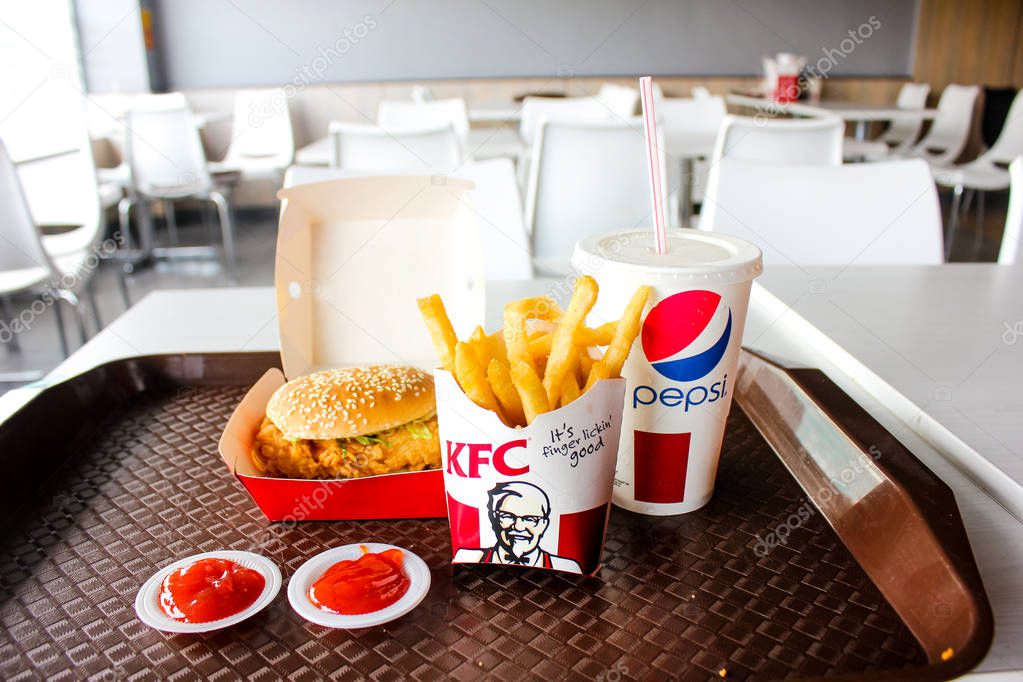 KUALA KANGSAR, MALASIA - 16 DE NOVIEMBRE DE 2017: Un set de ...