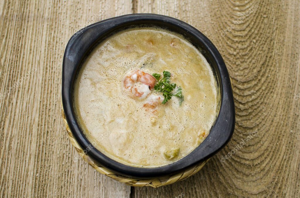 Choco - Cazuela de pescado Quibdo del Pacífico colombiano sobre fondo ...