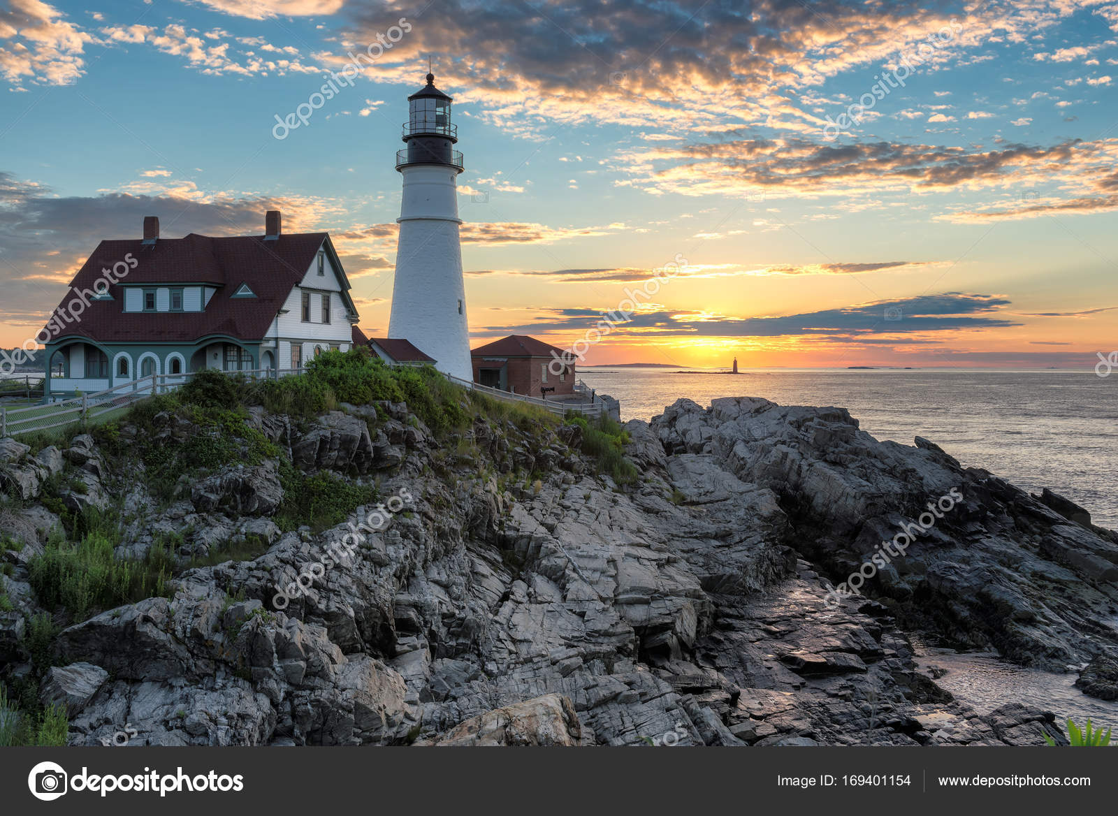 Sunrise at Portland Head Lighthouse, Cape Elizabeth, Maine. — Stock ...