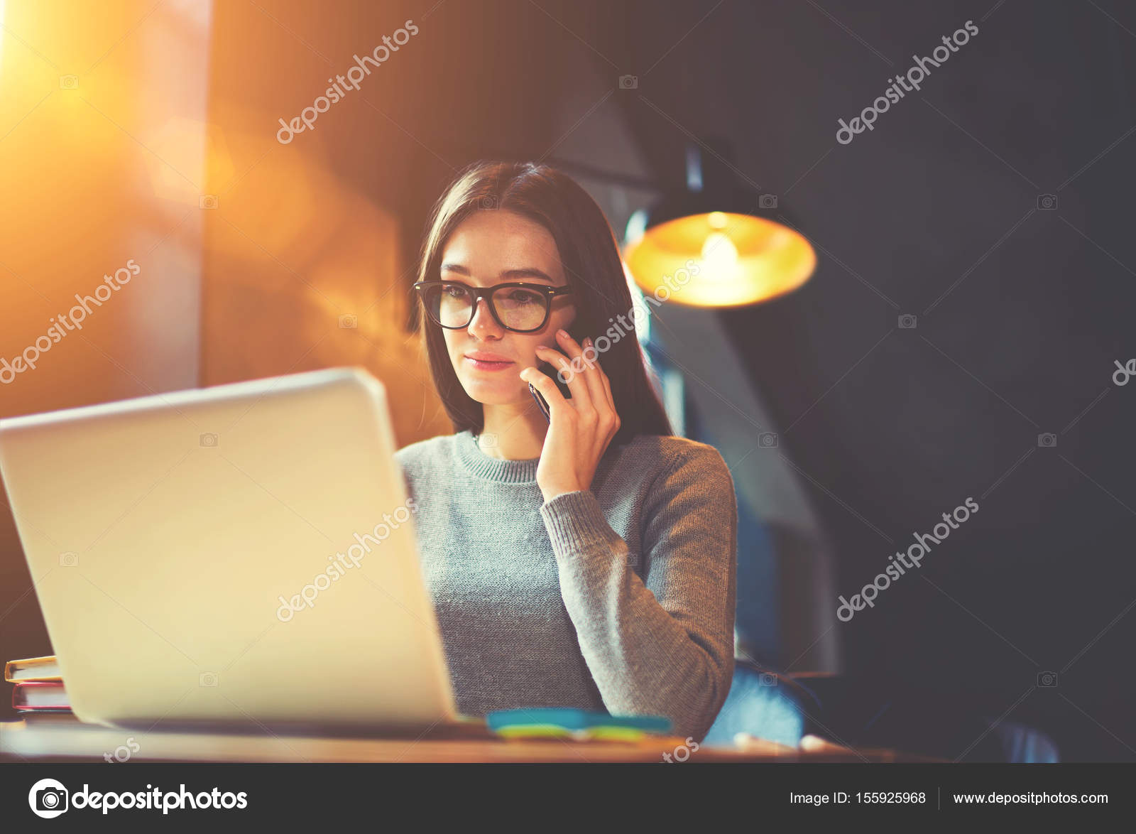Female journalist working in cafe — Stock Photo © GaudiLab #155925968