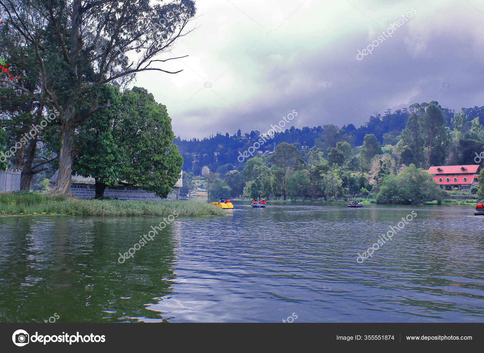 Cloud Covered View Kodaikanal Lake Monsoon Season Kodaikanal Tamilnadu ...
