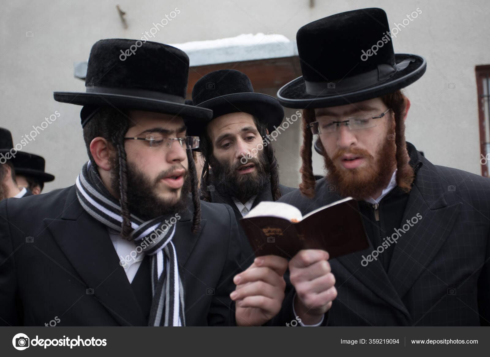 Lelow Poland February 2017 Hassidic Orthodox Jews Celebrating Hasidic ...