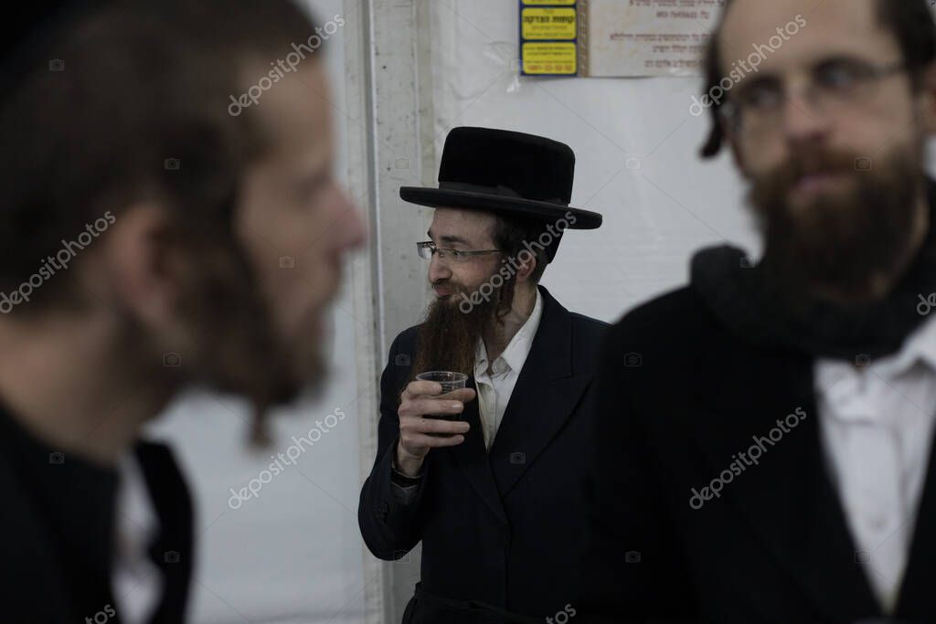 Lelow, Polonia- 03 de febrero de 2017: Judíos ortodoxos jasídicos ...