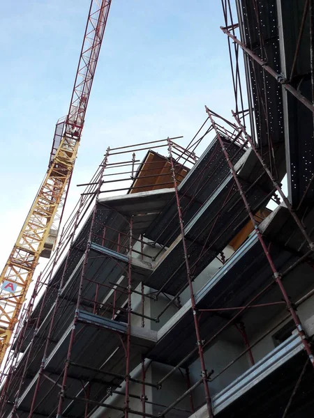 Work in progress on the construction site in the spring - resumption of ...