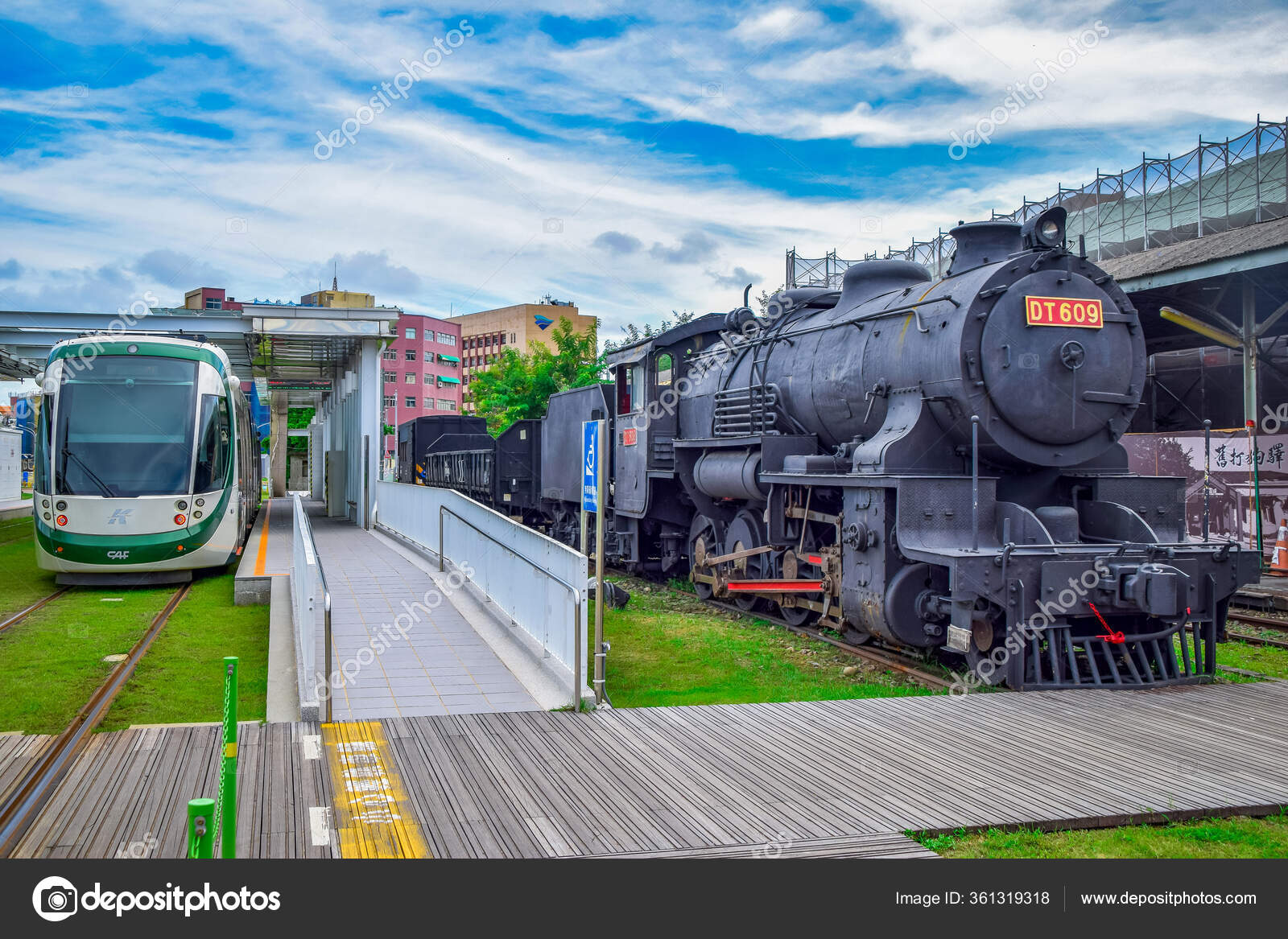 Kaohsiung Circular Light Rail Klrt Trams — Stock Editorial Photo ...