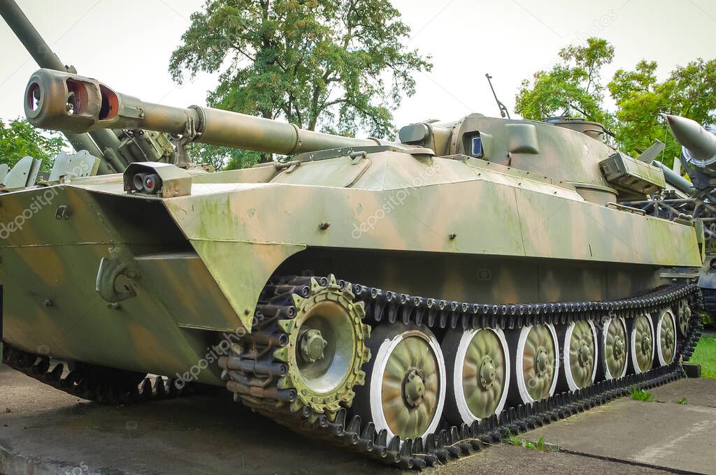 Un obús autopropulsado. Museo de equipamiento militar. Ejercicios de ...