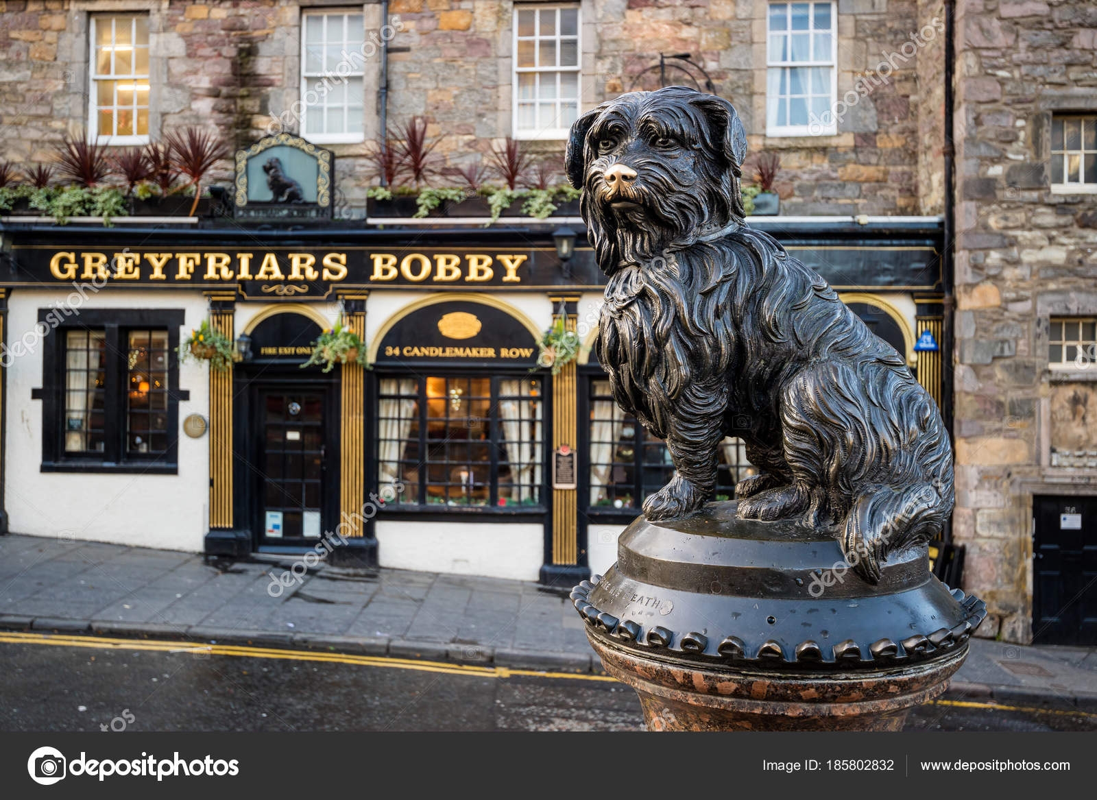 Een standbeeld van Greyfriars Bobby in Edinburgh – Redactionele ...