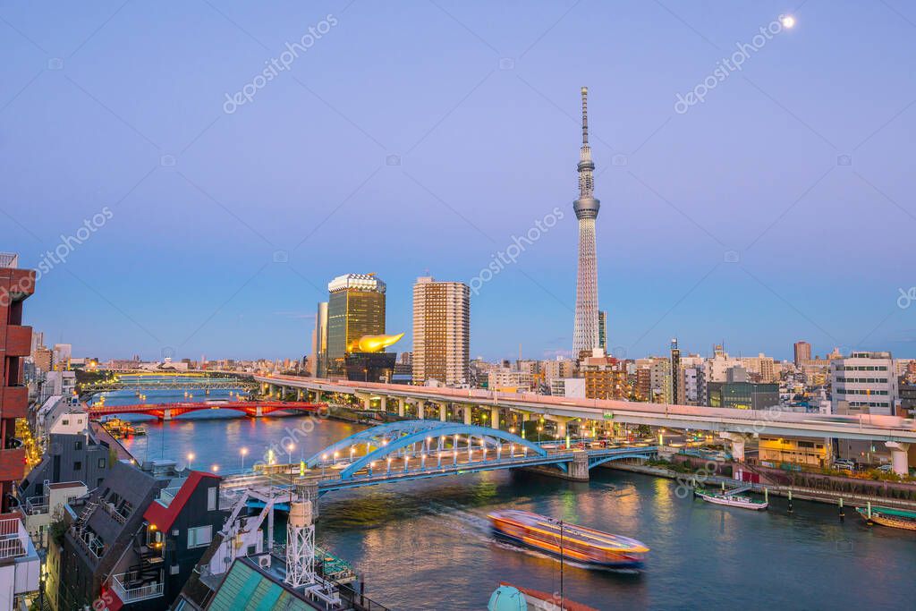 Tokyo skyline con el río Sumida en Japón 2024
