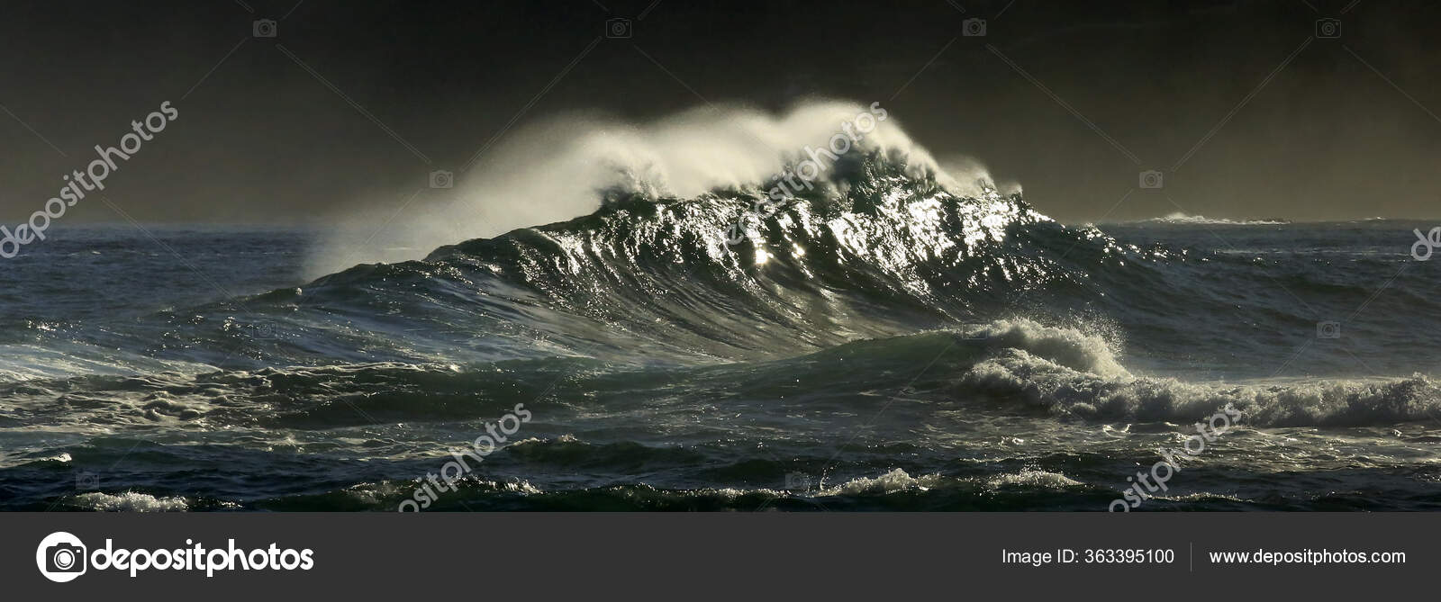 Atlantic Waves Beauty Power Nature — Stock Photo © ConDios #363395100