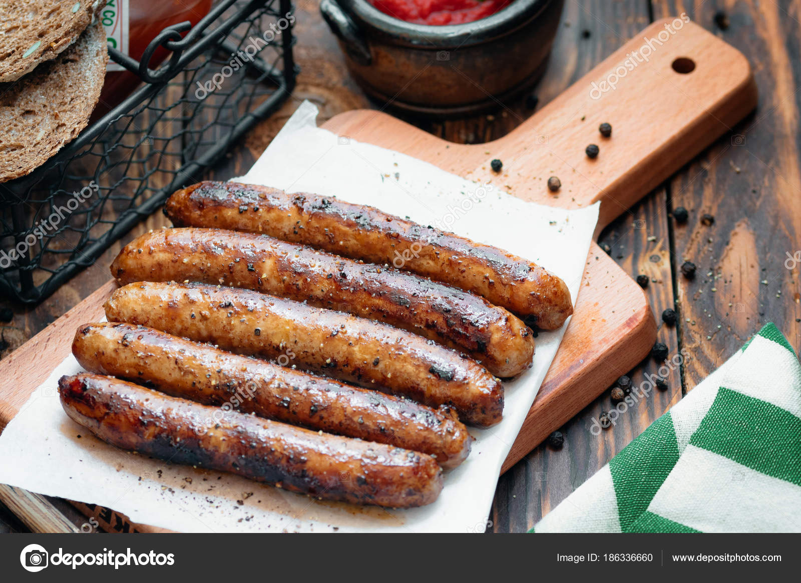 Pork chipolata. Close-up view of fried sausages. Meat dish — Stock ...