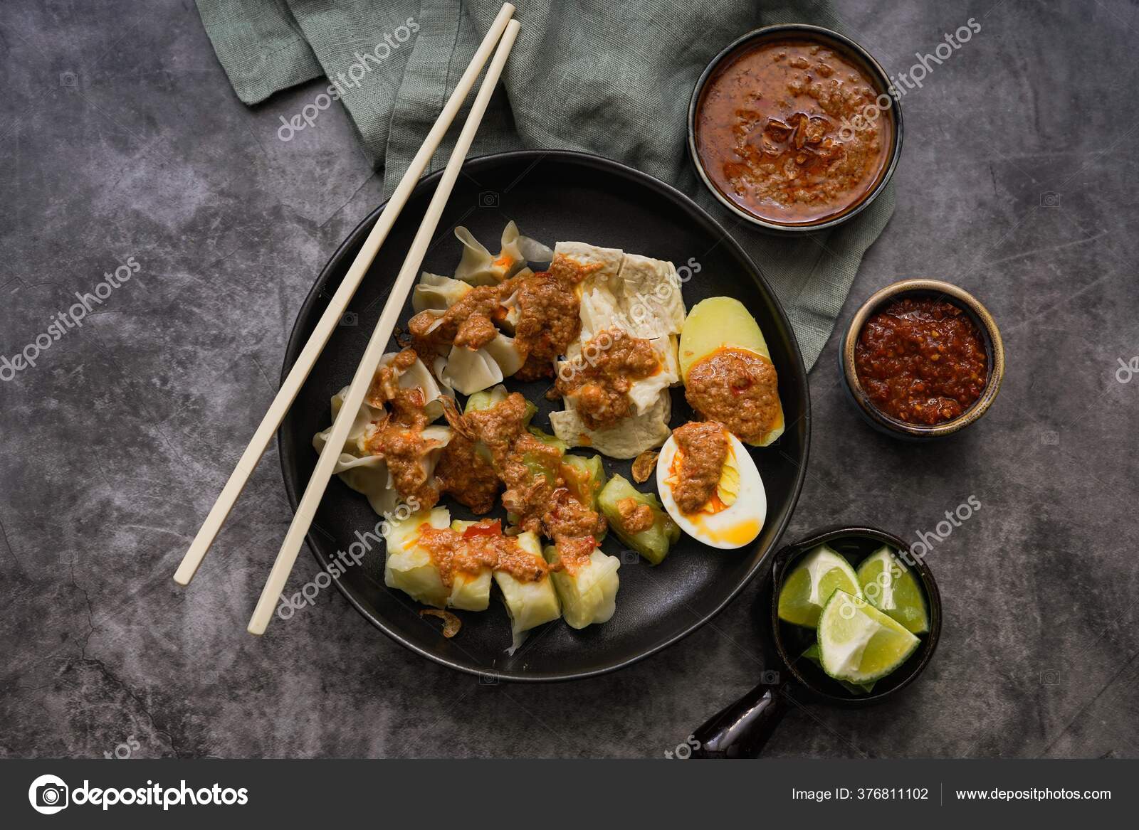 Siomay Indonesian Street Food Steamed Dumplings Tofu Served Peanut ...