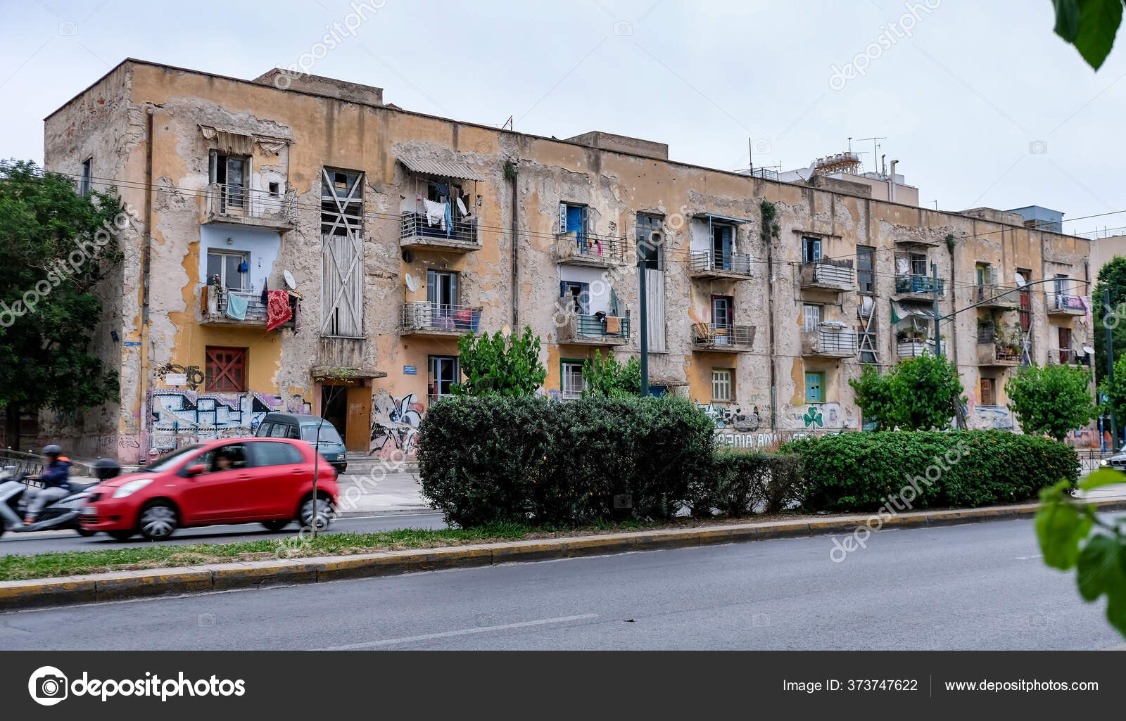 Slums Middle Athens Greece – Stock Editorial Photo © HueTube #373747622